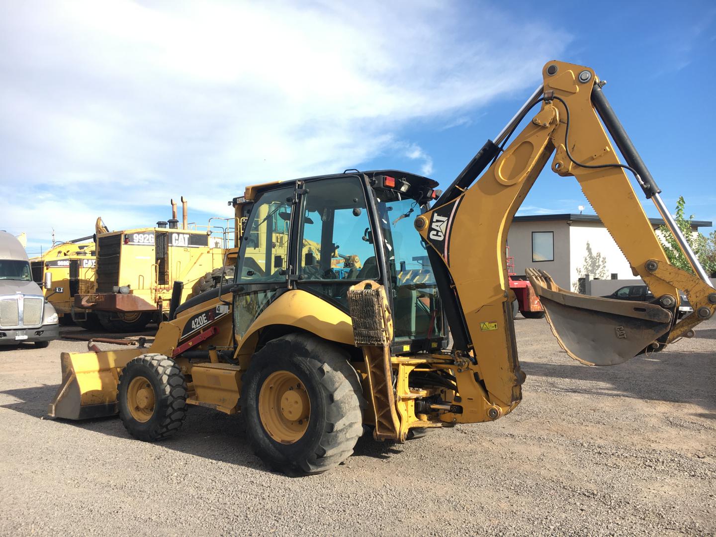 RETROEXCAVADORA CATERPILLAR 420E - Venta de Maquinaria Wiebe